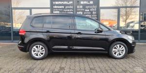 Black Volkswagen Touran 2022 in Kaunas, with an engine capacity of 2.00 L and mileage of 87 thousand km for 26925 €, photo 8 on AUTOMOTO.COM.LV