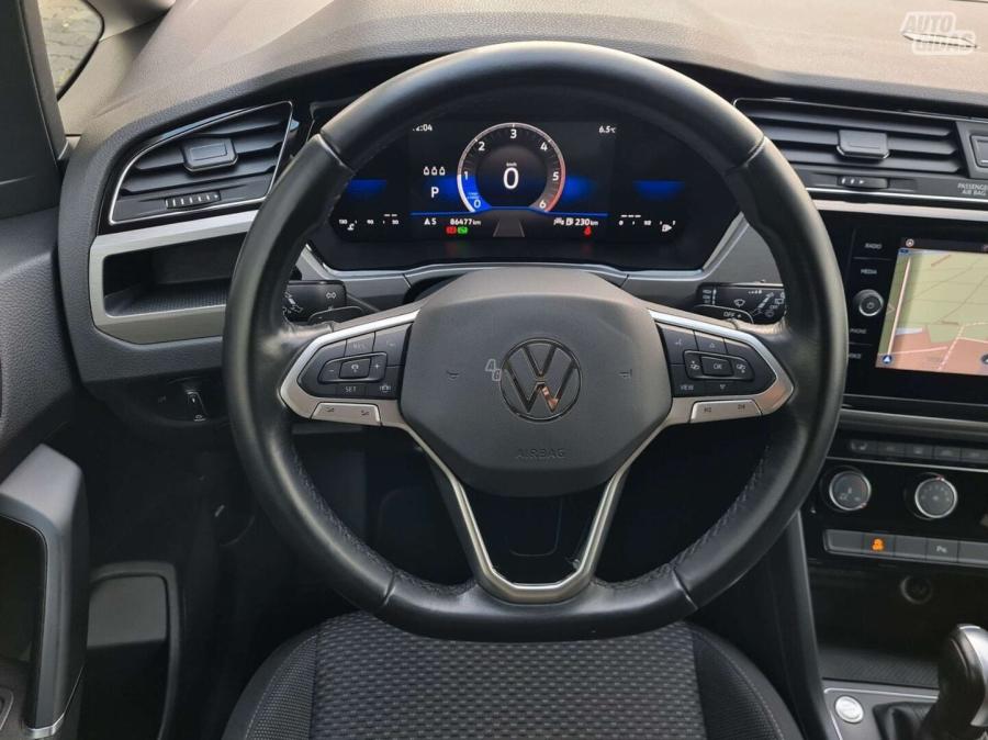 Black Volkswagen Touran 2022 in Kaunas, with an engine capacity of 2.00 L and mileage of 87 thousand km for 26925 €, photo 11 on AUTOMOTO.COM.LV