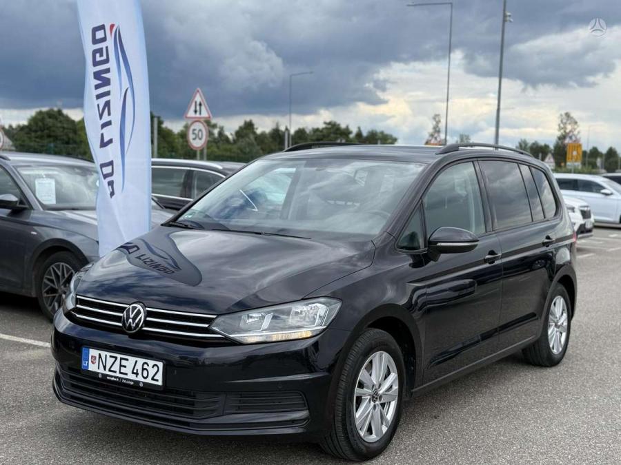 Melns Volkswagen Touran 2022 Viļņa, ar dzinēja tilpumu 1.97 L un nobraukumu 215 tūkst. km par 13999 €, foto 1 vietnē AUTOMOTO.COM.LV