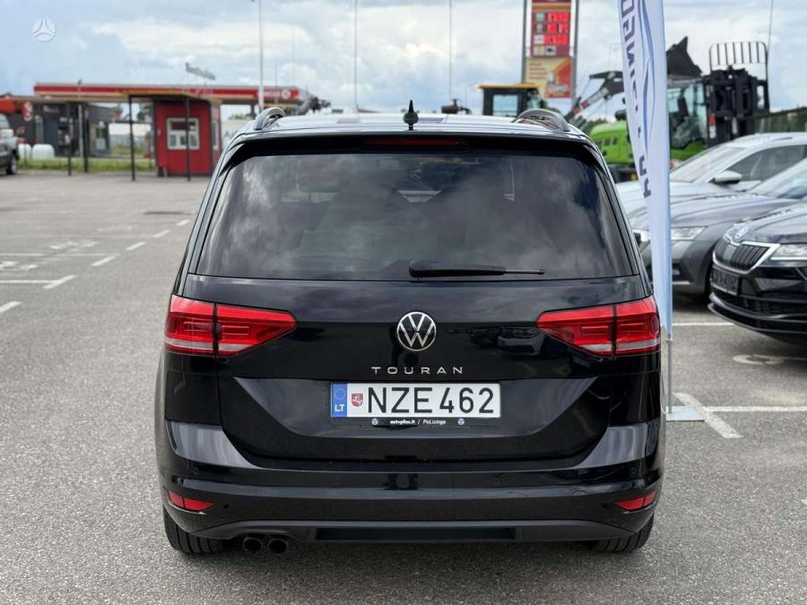 Melns Volkswagen Touran 2022 Viļņa, ar dzinēja tilpumu 1.97 L un nobraukumu 215 tūkst. km par 13999 €, foto 8 vietnē AUTOMOTO.COM.LV