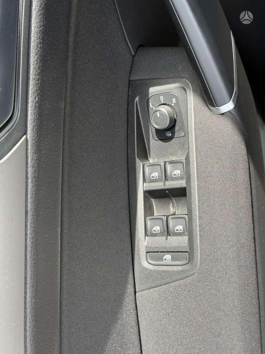 Melns Volkswagen Touran 2022 Viļņa, ar dzinēja tilpumu 1.97 L un nobraukumu 215 tūkst. km par 13999 €, foto 21 vietnē AUTOMOTO.COM.LV