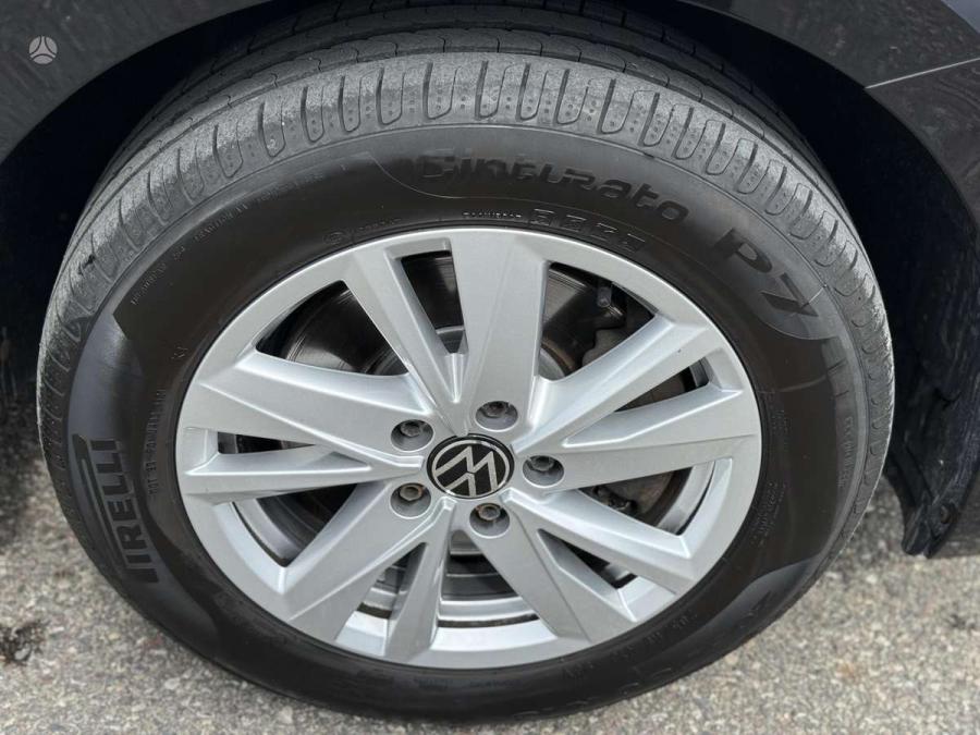 Melns Volkswagen Touran 2022 Viļņa, ar dzinēja tilpumu 1.97 L un nobraukumu 215 tūkst. km par 13999 €, foto 28 vietnē AUTOMOTO.COM.LV