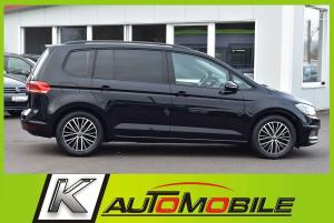 Melns Volkswagen Touran 2023 Kauņa, ar dzinēja tilpumu 1.50 L un nobraukumu 22 tūkst. km par 33197 €, foto 2 vietnē AUTOMOTO.COM.LV