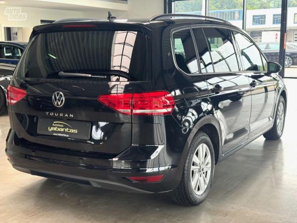 Black Volkswagen Touran 2023 in Kaunas, with an engine capacity of 1.50 L and mileage of 33 thousand km for 33114 €, photo 6 on AUTOMOTO.COM.LV