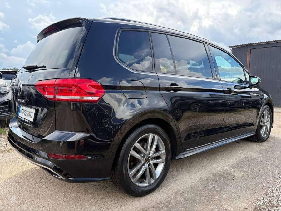 Melns Volkswagen Touran 2023 Viļņa, ar dzinēja tilpumu 1.97 L un nobraukumu 167 tūkst. km par 19200 €, foto 7 vietnē AUTOMOTO.COM.LV