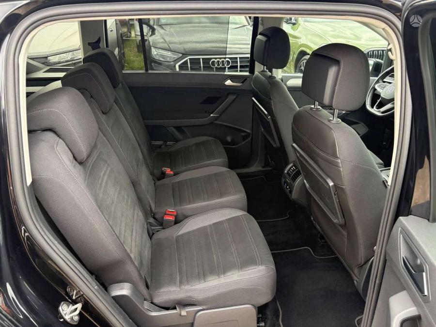 Melns Volkswagen Touran 2023 Viļņa, ar dzinēja tilpumu 1.97 L un nobraukumu 167 tūkst. km par 19200 €, foto 15 vietnē AUTOMOTO.COM.LV