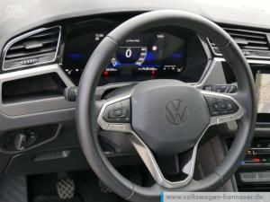 Black Volkswagen Touran 2025 in Kaunas, with an engine capacity of 1.50 L and mileage of 26 thousand km for 33187 €, photo 15 on AUTOMOTO.COM.LV
