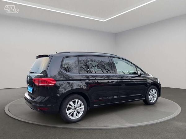 Black Volkswagen Touran 2025 in Kaunas, with an engine capacity of 1.50 L and mileage of 13 thousand km for 33104 €, photo 4 on AUTOMOTO.COM.LV
