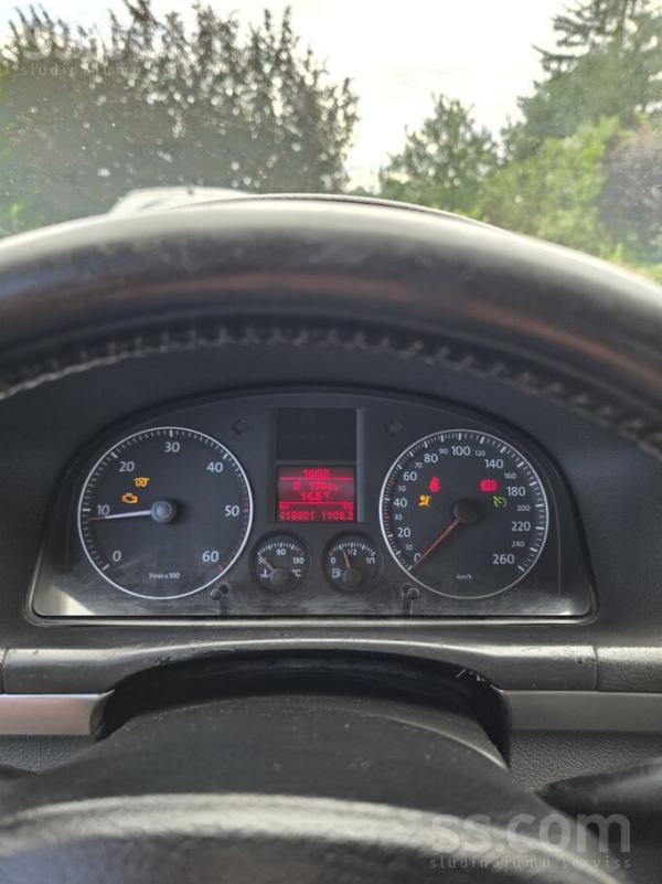 Black Volkswagen Touran 2003 in Ogre, with an engine capacity of 2.00 L and mileage of 418 thousand km for 700 €, photo 9 on AUTOMOTO.COM.LV