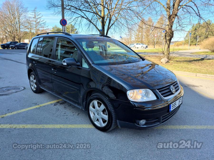 Melns Volkswagen Touran 2004 Tallina, ar dzinēja tilpumu 2.00 L un nobraukumu 543 tūkst. km par 995 €, foto 4 vietnē AUTOMOTO.COM.LV