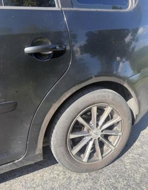 Melns Volkswagen Touran 2004 Kunda, ar dzinēja tilpumu 0.00 L un nobraukumu 236 tūkst. km par 1100 €, foto 14 vietnē AUTOMOTO.COM.LV