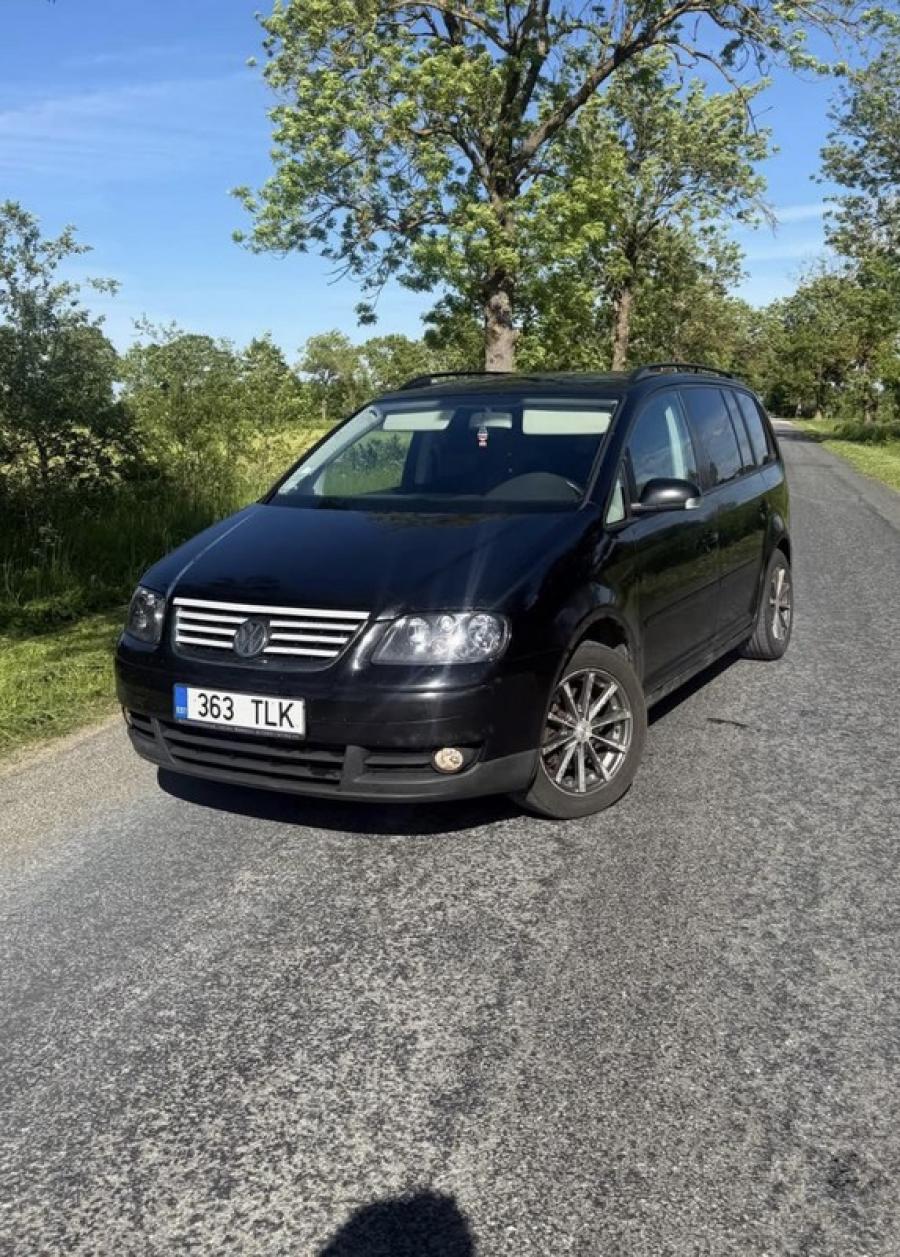 Melns Volkswagen Touran 2004 Kunda, ar dzinēja tilpumu 0.00 L un nobraukumu 236 tūkst. km par 1100 €, foto 17 vietnē AUTOMOTO.COM.LV