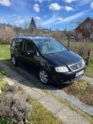 Melns Volkswagen Touran 2005 Tartu, ar dzinēja tilpumu 2.00 L un nobraukumu 476 tūkst. km par 1500 €, foto  vietnē AUTOMOTO.COM.LV