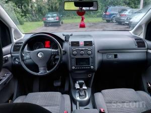 Melns Volkswagen Touran 2005 Dobele, ar dzinēja tilpumu 2.00 L un nobraukumu 292 tūkst. km par 900 €, foto 5 vietnē AUTOMOTO.COM.LV