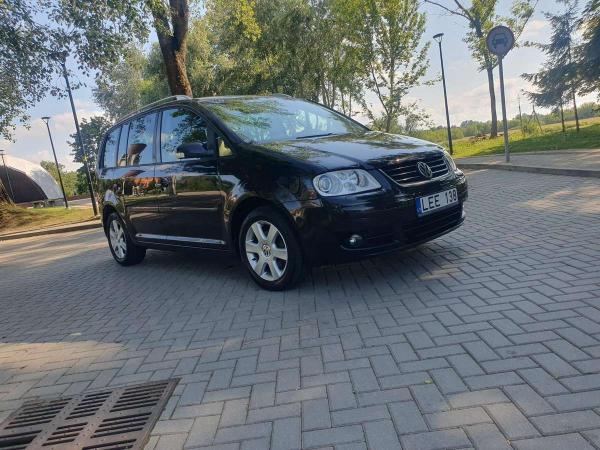 Melns Volkswagen Touran 2005 Vilkaviškis, ar dzinēja tilpumu 2.00 L un nobraukumu 332 tūkst. km par 1150 €, foto 5 vietnē AUTOMOTO.COM.LV