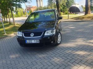 Black Volkswagen Touran 2005 in Vilkaviskis, with an engine capacity of 2.00 L and mileage of 332 thousand km for 1150 €, photo 10 on AUTOMOTO.COM.LV