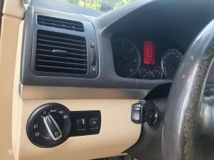 Black Volkswagen Touran 2005 in Vilkaviskis, with an engine capacity of 2.00 L and mileage of 332 thousand km for 1150 €, photo 20 on AUTOMOTO.COM.LV