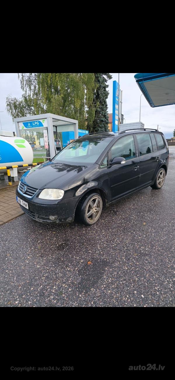 Black Volkswagen Touran 2005 in Elva, with an engine capacity of 1.90 L and mileage of 488 thousand km for 499 €, photo 1 on AUTOMOTO.COM.LV