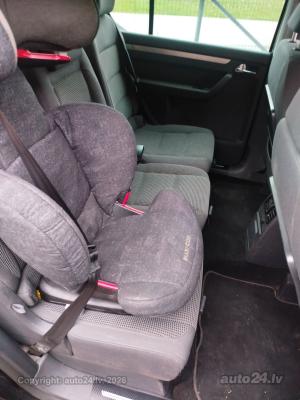 Black Volkswagen Touran 2006 in Tartu, with an engine capacity of 2.00 L and mileage of 300 thousand km for 1990 €, photo 13 on AUTOMOTO.COM.LV