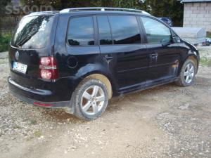 Melns Volkswagen Touran 2006 Aizkraukle, ar dzinēja tilpumu 2.00 L un nobraukumu 385 tūkst. km par 450 €, foto 4 vietnē AUTOMOTO.COM.LV