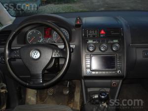 Melns Volkswagen Touran 2006 Aizkraukle, ar dzinēja tilpumu 2.00 L un nobraukumu 385 tūkst. km par 450 €, foto 5 vietnē AUTOMOTO.COM.LV