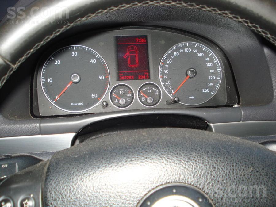 Melns Volkswagen Touran 2006 Aizkraukle, ar dzinēja tilpumu 2.00 L un nobraukumu 385 tūkst. km par 450 €, foto 6 vietnē AUTOMOTO.COM.LV