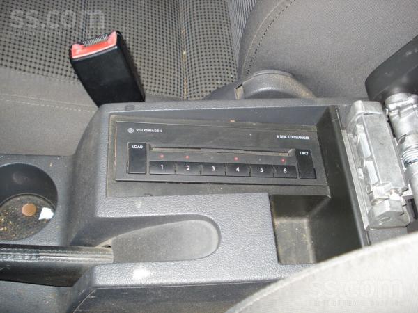 Фольксваген Туран 2006 в Айзкраукле на AUTOMOTO.COM.LV Черный Фольксваген Туран 2006 в Айзкраукле, объемом двигателя 2.00 л и пробегом 385 тыс. км за 450 €, фото 8 на AUTOMOTO.COM.LV
