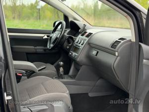 Black Volkswagen Touran 2007 in Tallinn, with an engine capacity of 2.00 L and mileage of 493 thousand km for 1000 €, photo 11 on AUTOMOTO.COM.LV