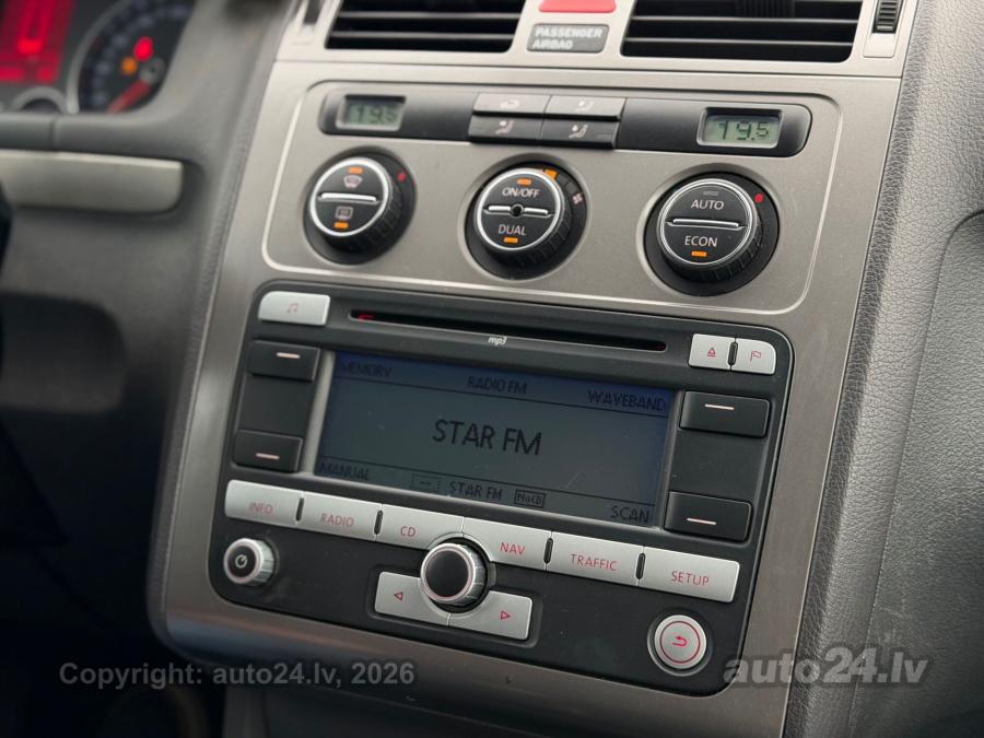 Black Volkswagen Touran 2007 in Tallinn, with an engine capacity of 2.00 L and mileage of 493 thousand km for 1000 €, photo 15 on AUTOMOTO.COM.LV