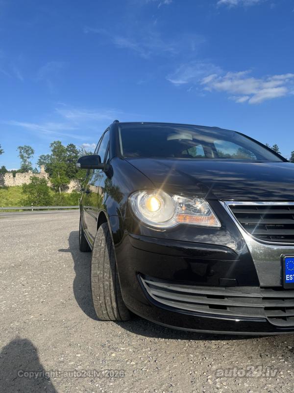 Melns Volkswagen Touran 2007 Terva, ar dzinēja tilpumu 1.90 L un nobraukumu 336 tūkst. km par 3900 €, foto 2 vietnē AUTOMOTO.COM.LV