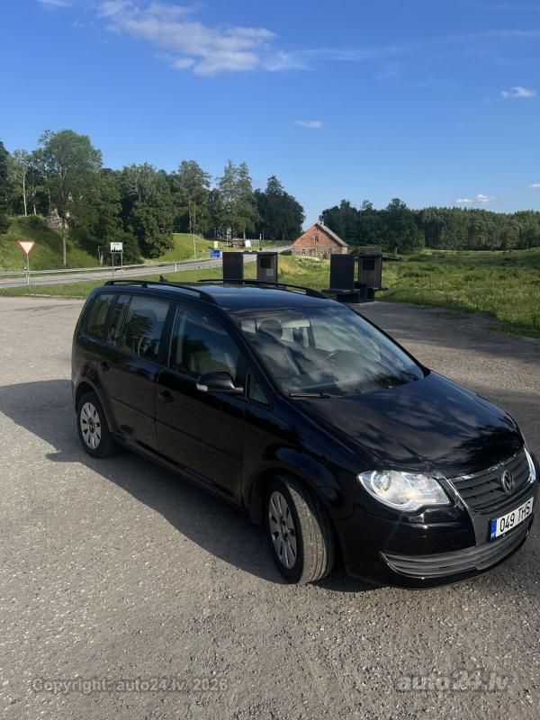 Melns Volkswagen Touran 2007 Terva, ar dzinēja tilpumu 1.90 L un nobraukumu 336 tūkst. km par 3900 €, foto 3 vietnē AUTOMOTO.COM.LV