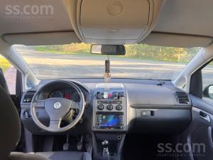 Черный Фольксваген Туран 2007 в Бауска, объемом двигателя 1.90 л и пробегом 438 тыс. км за 1800 €, фото 11 на AUTOMOTO.COM.LV