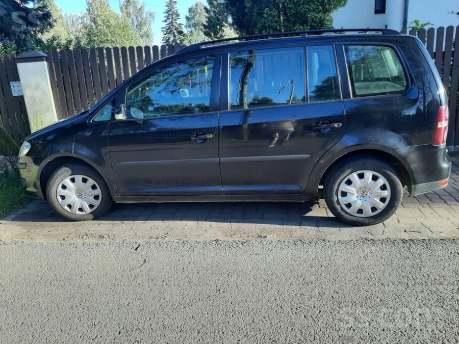 Melns Volkswagen Touran 2008 Rīga, ar dzinēja tilpumu 1.90 L un nobraukumu 336 tūkst. km par 1200 €, foto 1 vietnē AUTOMOTO.COM.LV