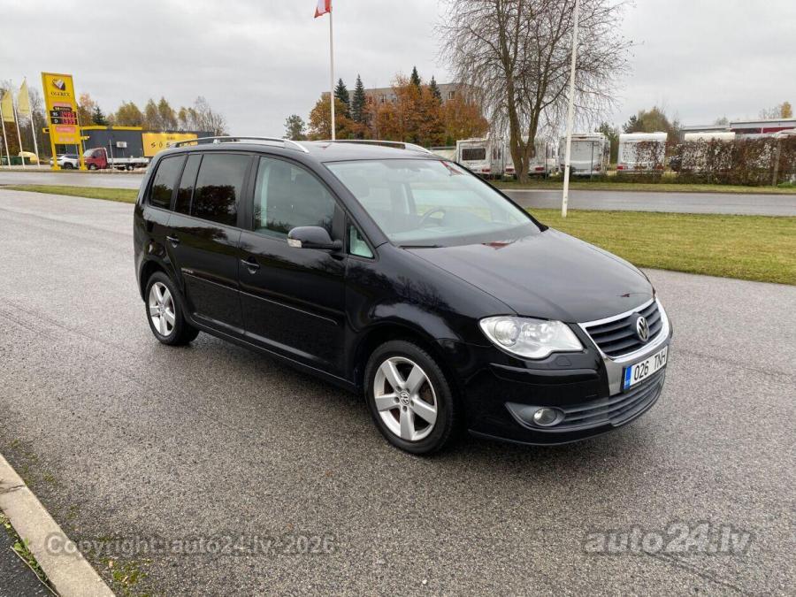 Black Volkswagen Touran 2008 in Tartu, with an engine capacity of 1.40 L and mileage of 195 thousand km for 4800 €, photo 2 on AUTOMOTO.COM.LV