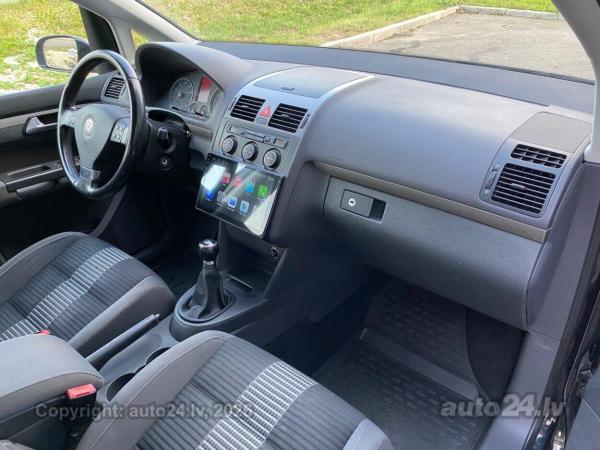 Melns Volkswagen Touran 2008 Tartu, ar dzinēja tilpumu 1.40 L un nobraukumu 195 tūkst. km par 4800 €, foto 11 vietnē AUTOMOTO.COM.LV