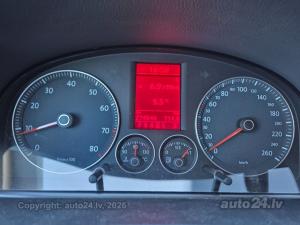 Melns Volkswagen Touran 2008 Tallina, ar dzinēja tilpumu 1.40 L un nobraukumu 275 tūkst. km par 4444 €, foto 11 vietnē AUTOMOTO.COM.LV