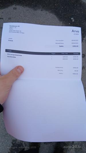 Melns Volkswagen Touran 2008 Tallina, ar dzinēja tilpumu 2.00 L un nobraukumu 387 tūkst. km par 2700 €, foto 15 vietnē AUTOMOTO.COM.LV