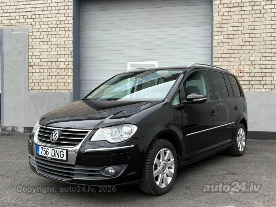 Melns Volkswagen Touran 2009 Paide, ar dzinēja tilpumu 2.00 L un nobraukumu 282 tūkst. km par 5790 €, foto 1 vietnē AUTOMOTO.COM.LV