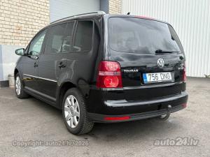 Melns Volkswagen Touran 2009 Paide, ar dzinēja tilpumu 2.00 L un nobraukumu 282 tūkst. km par 5790 €, foto 9 vietnē AUTOMOTO.COM.LV