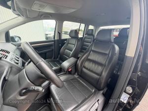 Melns Volkswagen Touran 2009 Paide, ar dzinēja tilpumu 2.00 L un nobraukumu 282 tūkst. km par 5790 €, foto 14 vietnē AUTOMOTO.COM.LV