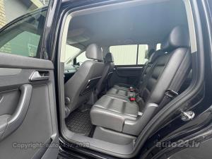 Melns Volkswagen Touran 2009 Paide, ar dzinēja tilpumu 2.00 L un nobraukumu 282 tūkst. km par 5790 €, foto 15 vietnē AUTOMOTO.COM.LV