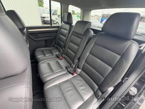 Melns Volkswagen Touran 2009 Paide, ar dzinēja tilpumu 2.00 L un nobraukumu 282 tūkst. km par 5790 €, foto 16 vietnē AUTOMOTO.COM.LV