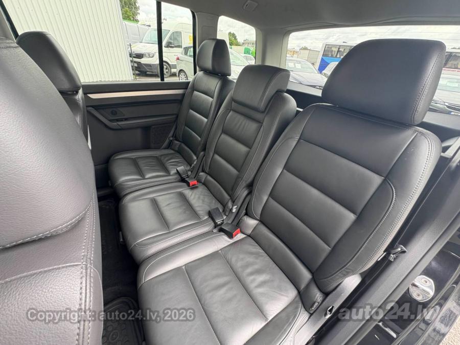 Melns Volkswagen Touran 2009 Paide, ar dzinēja tilpumu 2.00 L un nobraukumu 282 tūkst. km par 5790 €, foto 16 vietnē AUTOMOTO.COM.LV