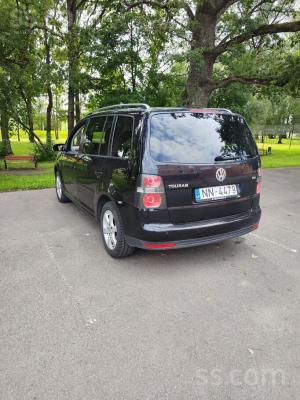 Melns Volkswagen Touran 2009 Tukums, ar dzinēja tilpumu 1.90 L un nobraukumu 278 tūkst. km par 3700 €, foto 18 vietnē AUTOMOTO.COM.LV