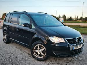Черный Фольксваген Туран 2009 в Тарту, объемом двигателя 1.90 л и пробегом 273 тыс. км за 1999 €, фото 4 на AUTOMOTO.COM.LV