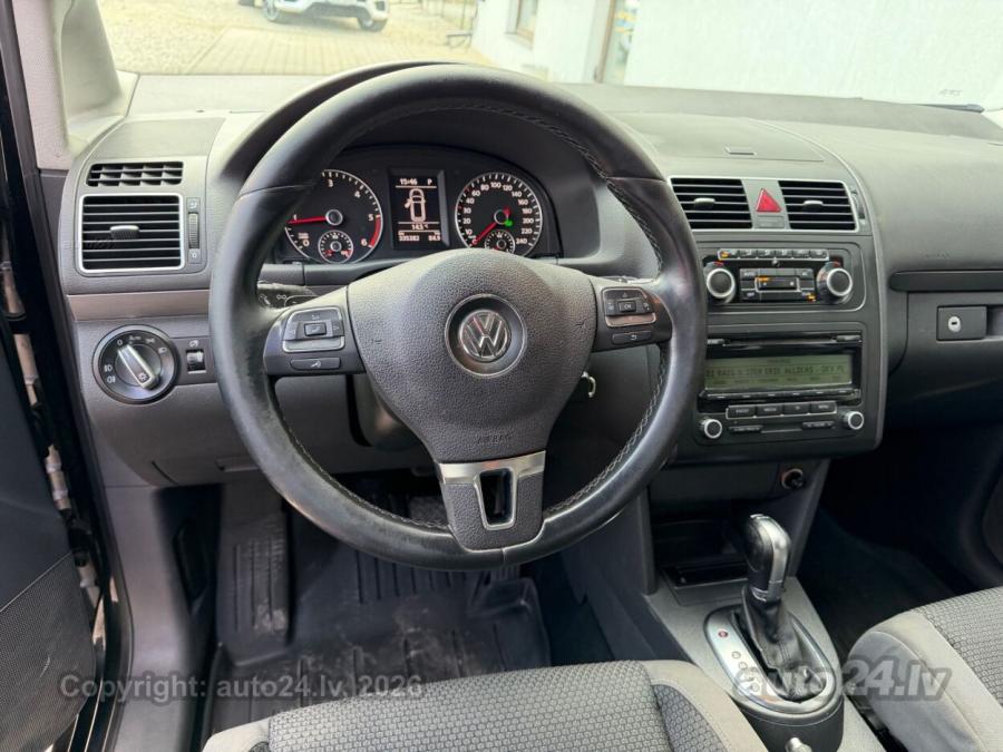 Melns Volkswagen Touran 2011 Veru, ar dzinēja tilpumu 1.60 L un nobraukumu 335 tūkst. km par 3290 €, foto 6 vietnē AUTOMOTO.COM.LV