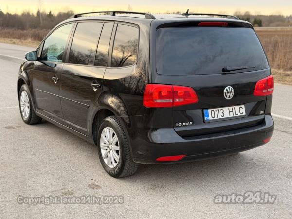 Melns Volkswagen Touran 2011 Tartu, ar dzinēja tilpumu 1.60 L un nobraukumu 336 tūkst. km par 4399 €, foto 3 vietnē AUTOMOTO.COM.LV