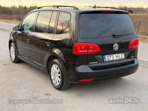 Black Volkswagen Touran 2011 in Tartu, with an engine capacity of 1.60 L and mileage of 336 thousand km for 4399 €, photo 3 on AUTOMOTO.COM.LV