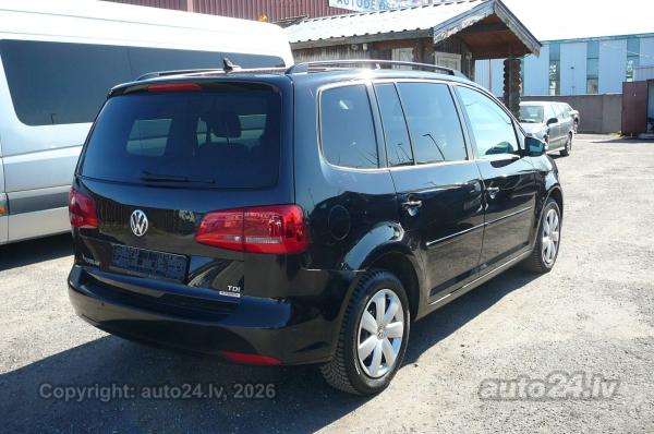 Melns Volkswagen Touran 2011 Jehvi, ar dzinēja tilpumu 1.60 L un nobraukumu 307 tūkst. km par 5400 €, foto 2 vietnē AUTOMOTO.COM.LV