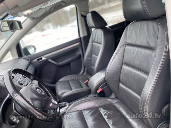 Melns Volkswagen Touran 2012 Tallina, ar dzinēja tilpumu 1.40 L un nobraukumu 466 tūkst. km par 4300 €, foto 5 vietnē AUTOMOTO.COM.LV